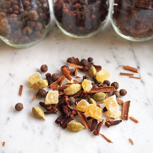 Homemade DIY Mulling Spice Sachets | the Worktop